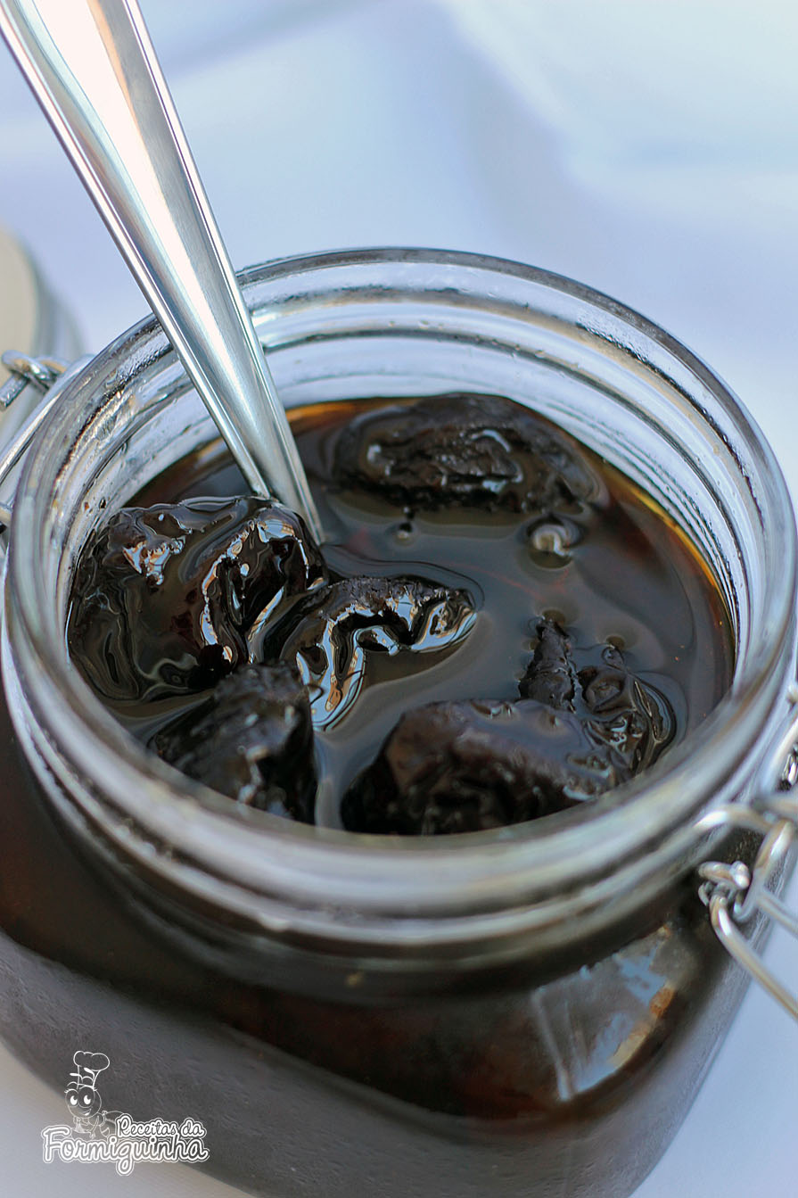 Mini Manjar de Coco com Calda de Ameixa – Receitas da Formiguinha